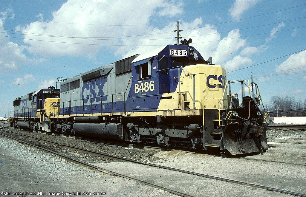 CSX SD40M-2 8486